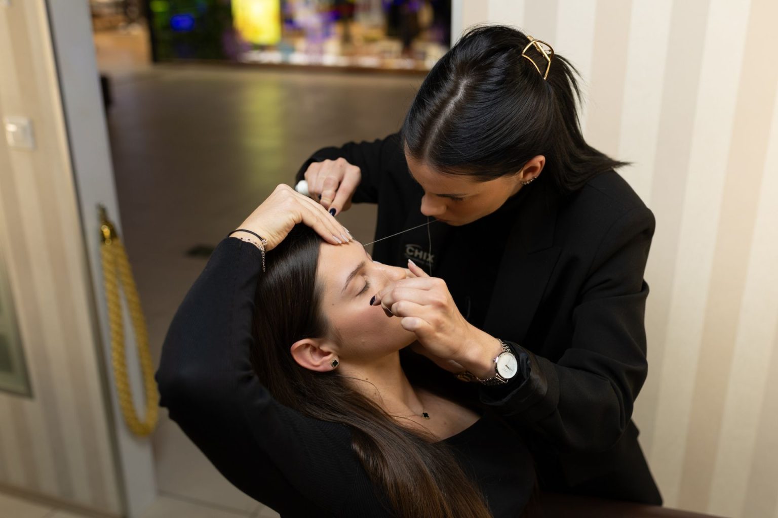 Chix – Threading Bar Wienna